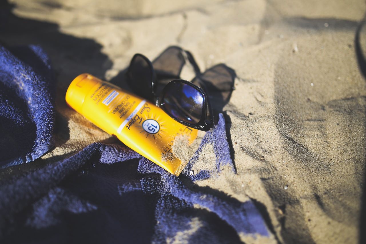Jangan Salah Lagi, ini Beda Sunscreen dan Sunblock | GOODLIFE